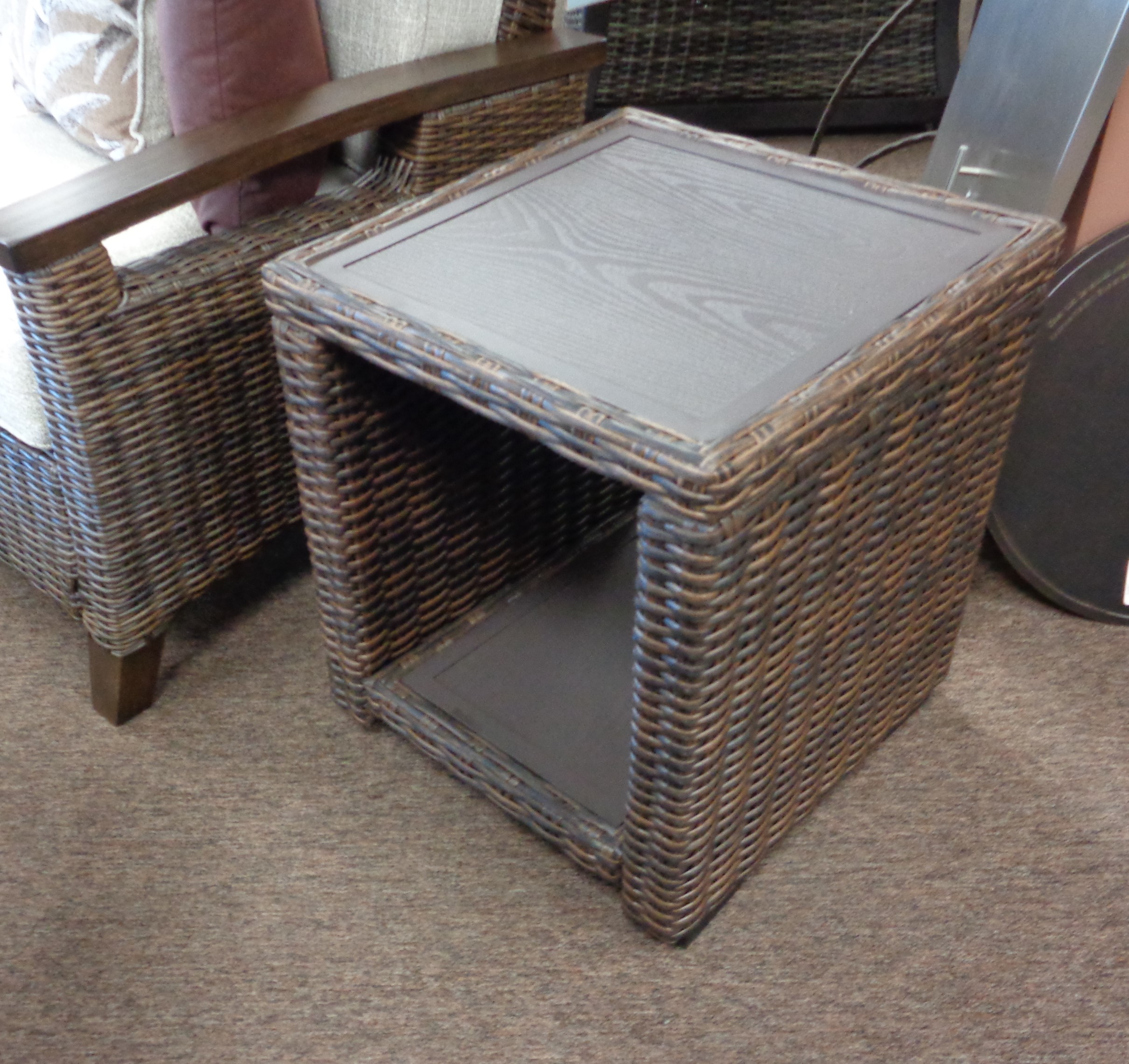 Grasson Lanes End Table - Patio Connection